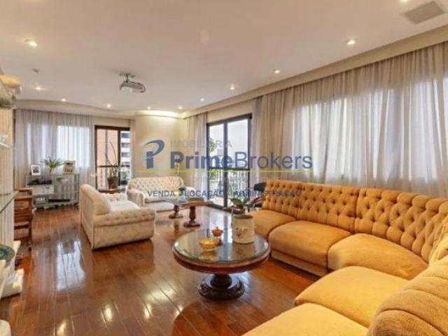 Apartamento à venda em Moema com 166m², 3 quartos e 3 vagas
