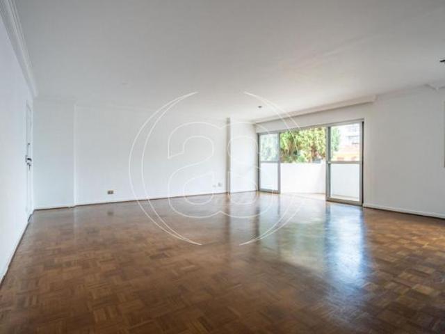 APARTAMENTO À VENDA EM MOEMA COM 170M², 4 QUARTOS SENDO 1 SUÍTE E 2 VAGAS DE GARAGEM