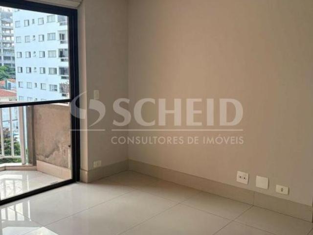 Apartamento à venda em Moema com 180m², 3 quartos e 3 vagas de garagem