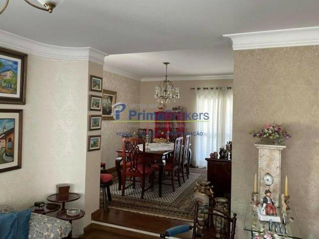Apartamento à venda em Moema com 211m², 3 quartos, 3 suítes e 4 vagas