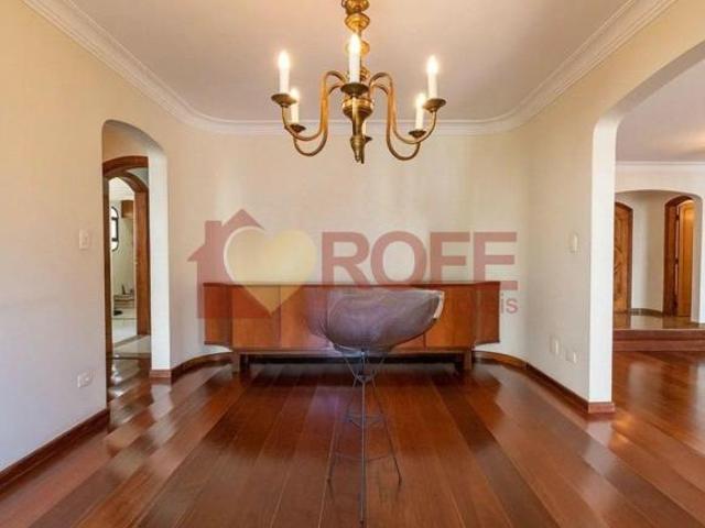 Apartamento à venda em Moema com 229 m2, 4 dormitórios e 3 vagas !