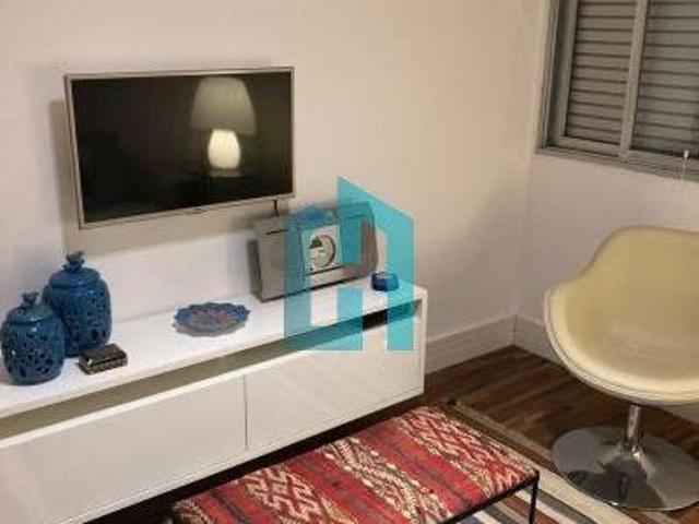 Apartamento à venda em Moema, com 2 dormitórios, sendo 1 suíte, Não possui vaga de garagem, porém há