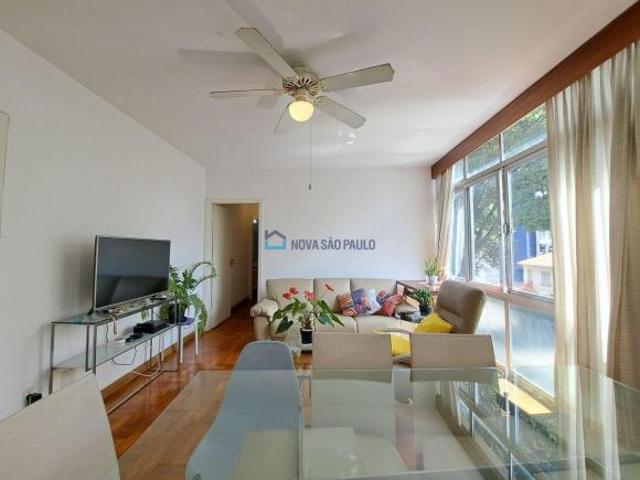Apartamento à venda em Moema com 2 quartos