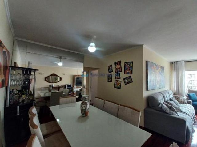 Apartamento à venda em Moema com 2 quartos e 112 m²