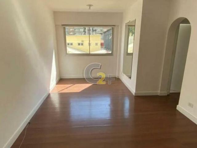 Apartamento à venda em Moema com 2 quartos e 1 vaga