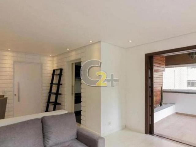 Apartamento à venda em Moema com 2 quartos e 1 vaga de garagem