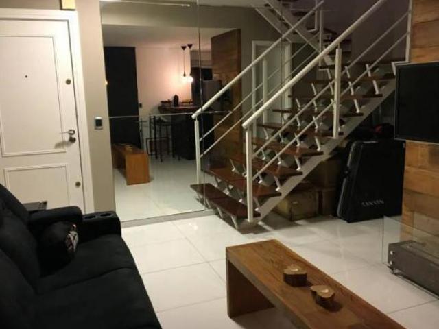 Apartamento á venda em Moema com 2 quartos sendo 1 suite, 2 vagas, 70m²