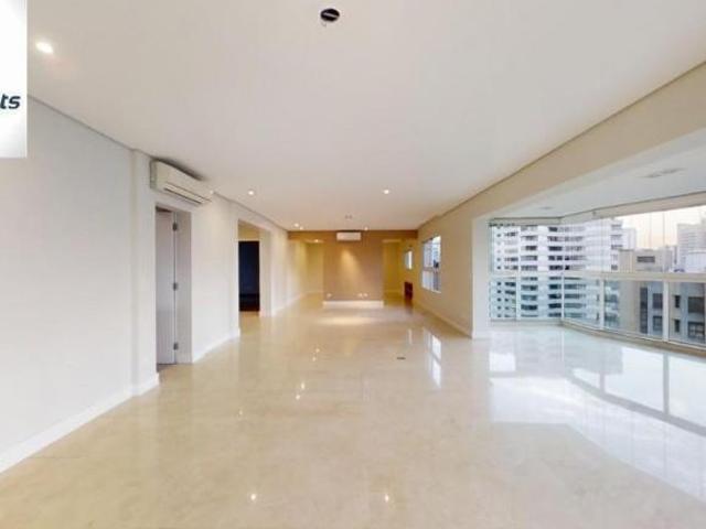 Apartamento à Venda em Moema Com 2 Suítes, 4 Banheiros e 6 Vagas Alto Padrão