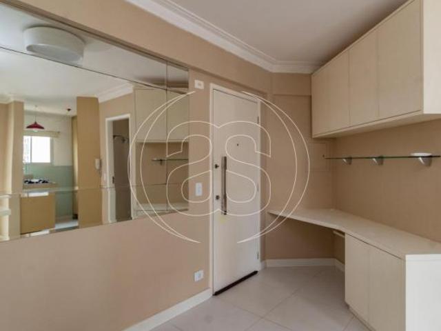 Apartamento à venda em Moema com 38m², 1 quarto, varanda, 1 banheiro e 1 vaga de garagem