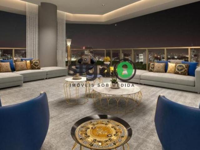Apartamento a venda em Moema com 3 quartos / 3 suítes