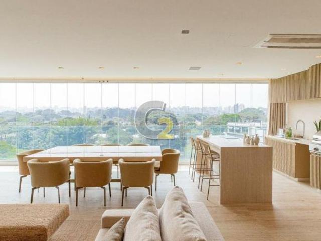 Apartamento à venda em Moema com 3 quartos  3 suítes e 4 vagas