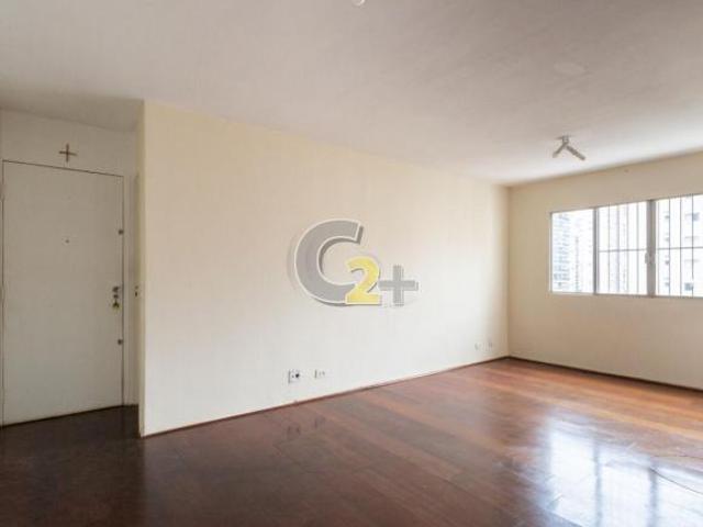 Apartamento à venda em Moema com 3 quartos e 1 vaga de garagem