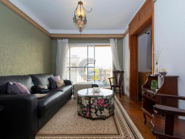 Apartamento à venda em Moema com 3 quartos, sendo 1 suíte e 2 vagas