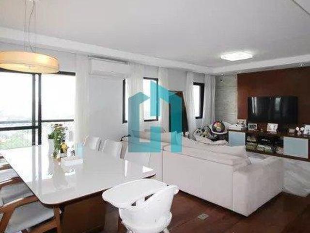 Apartamento a venda em Moema, com 3 suites, 4 vagas de garagem e depósito