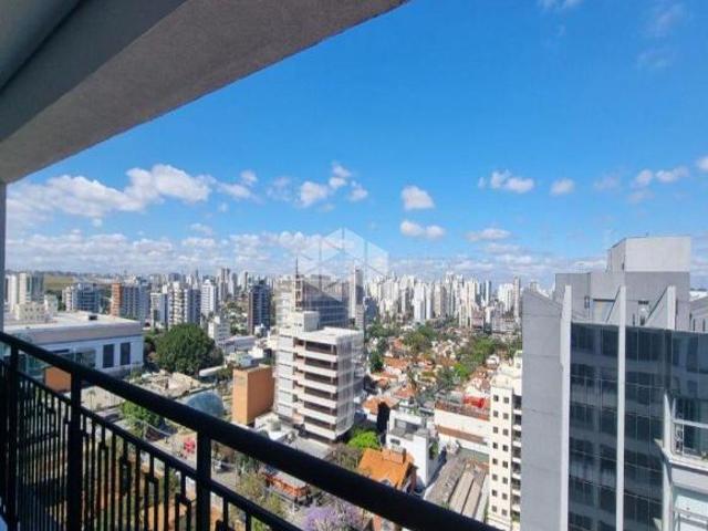 Apartamento à Venda em Moema com 3 suítes, 149m² de área