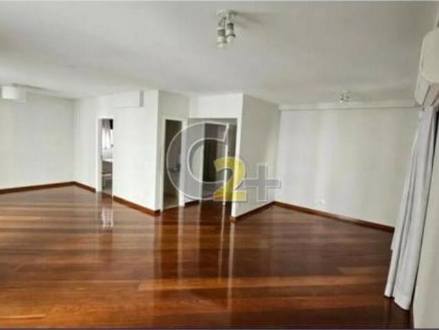 Apartamento a venda em Moema com 3 suítes e 4 vagas