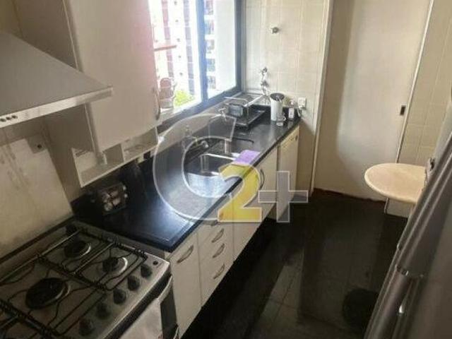 Apartamento à venda em Moema com quartos, sendo 2 suítes e 2 vagas