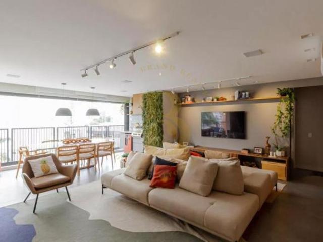 Apartamento a venda em Moema de 148m², 3 suíte e 2 vagas