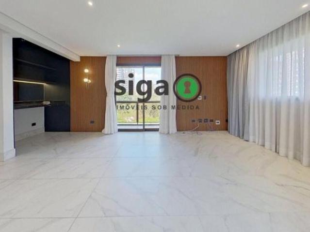 Apartamento à venda em Moema Índios 213m², 3 dormitórios sendo 2 suítes, 4 vagas, reformado