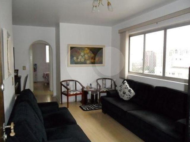 Apartamento `à venda em Moema Pássaros
