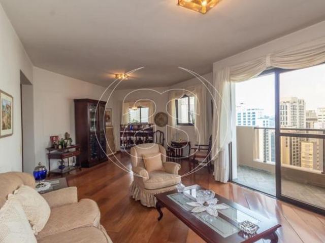 APARTAMENTO À VENDA EM MOEMA PÁSSAROS