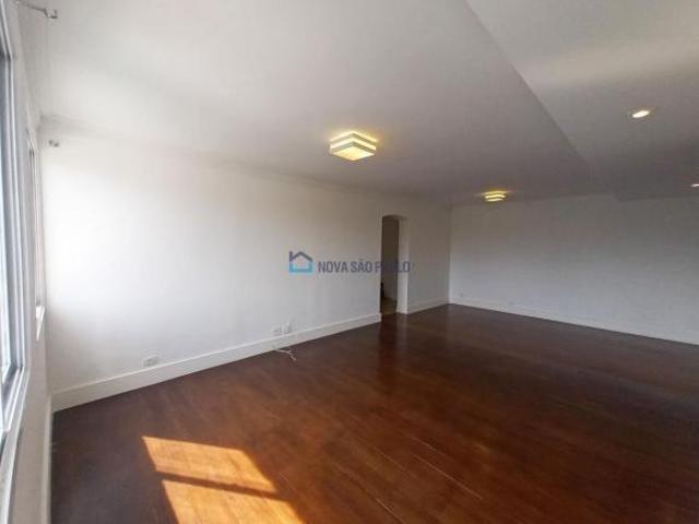 Apartamento à venda em Moema próximo Parque do Ibirapuera