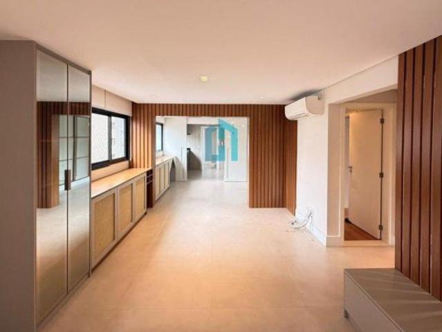 Apartamento à venda em Moema, São Paulo