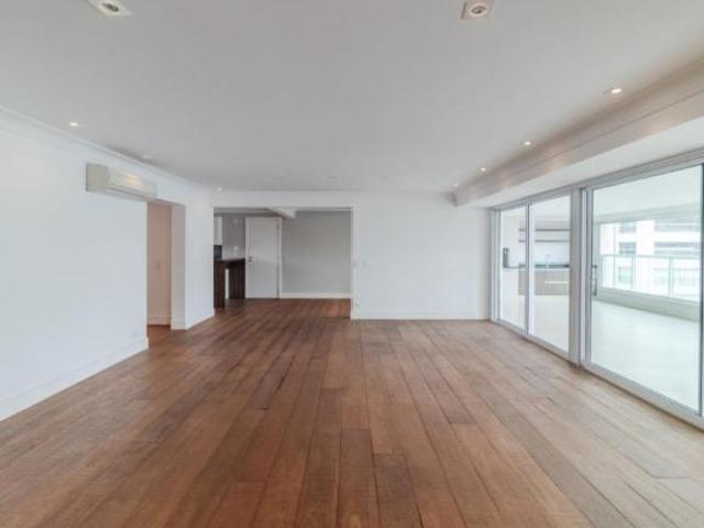 Apartamento à venda em Moema São Paulo