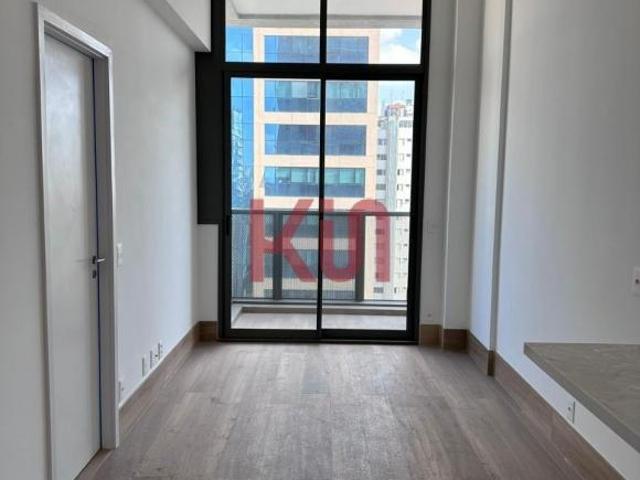 Apartamento à venda em Moema, São Paulo: 1 quarto, 1 banheiro, 1 vaga de garagem, 34m² de área. Conf