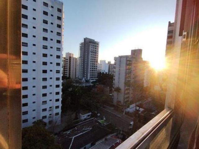 Apartamento à venda em Moema, São Paulo SP: 2 quartos, 2 banheiros, 75m². Oportu