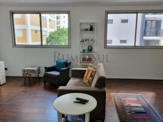 Apartamento à venda em Moema