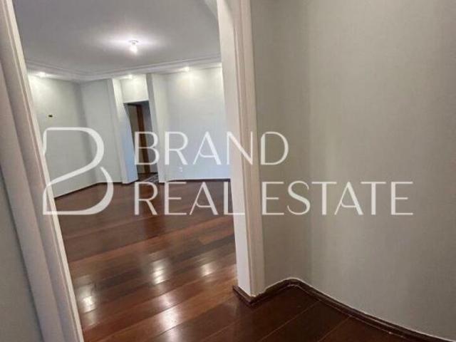 Apartamento à venda em Moema