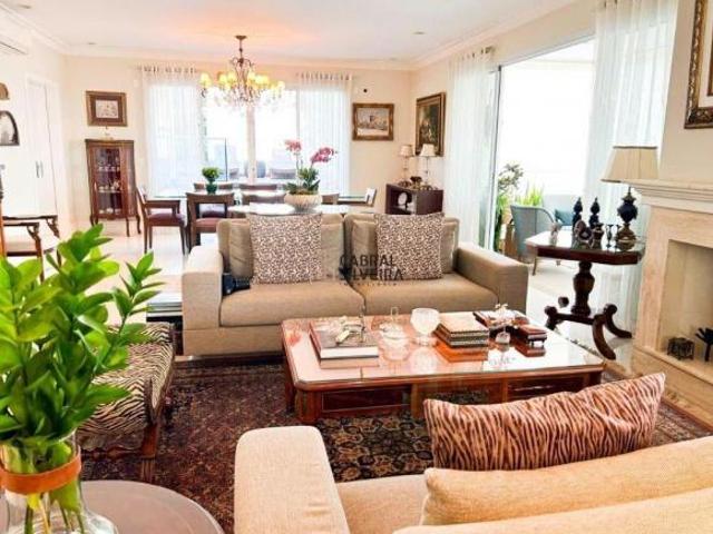 Apartamento à venda em Moema