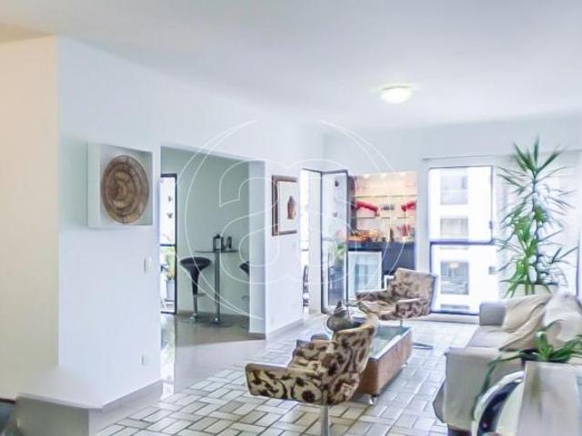APARTAMENTO À VENDA EM MOEMA, 125M²