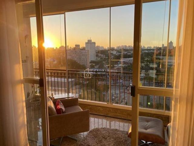 Apartamento à venda em Moema