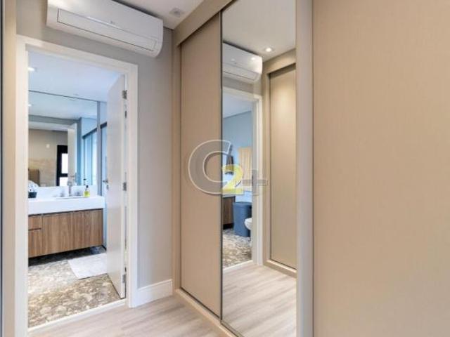 Apartamento á venda em Moema, 1 quarto, 1 suíte, 1 vaga de garagem