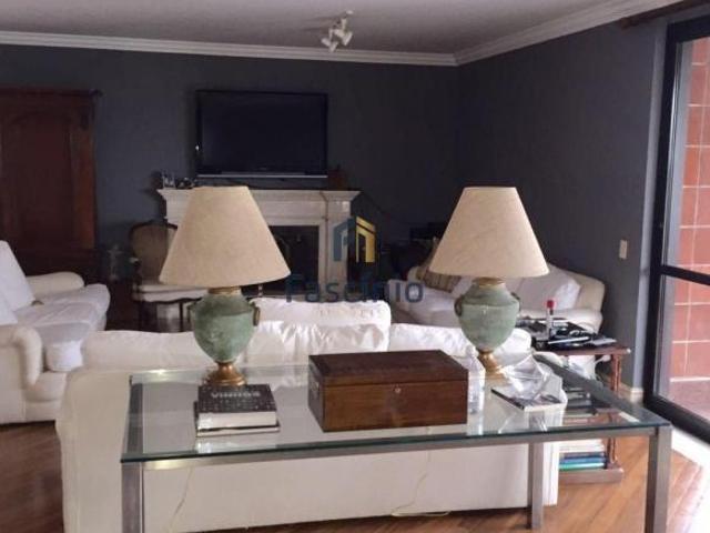 Apartamento à venda em Moema