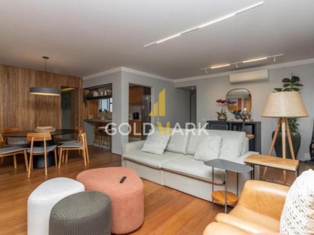 Apartamento à venda em Moema 2 suítes, 113m², reformado