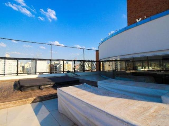 Apartamento à venda em Moema