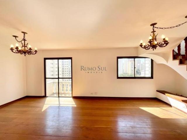 Apartamento à venda em Moema
