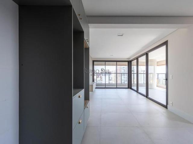 Apartamento à venda em Moema