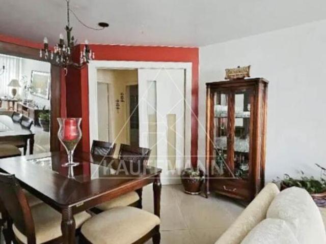 Apartamento à Venda em Moema 3 Dormitórios 1 Suíte, 1 Vaga, 188m² A.U