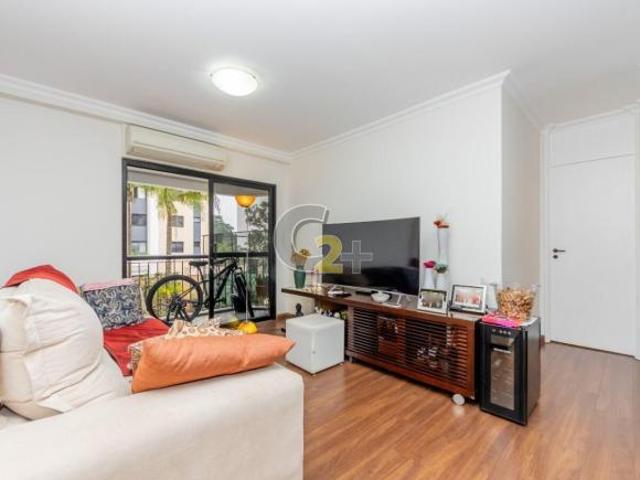 Apartamento à venda em Moema, 3 quartos, 1 suíte e 2 vagas de garagem