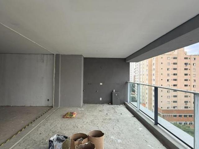 Apartamento à venda em Moema
