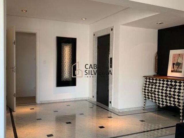 Apartamento à venda em Moema