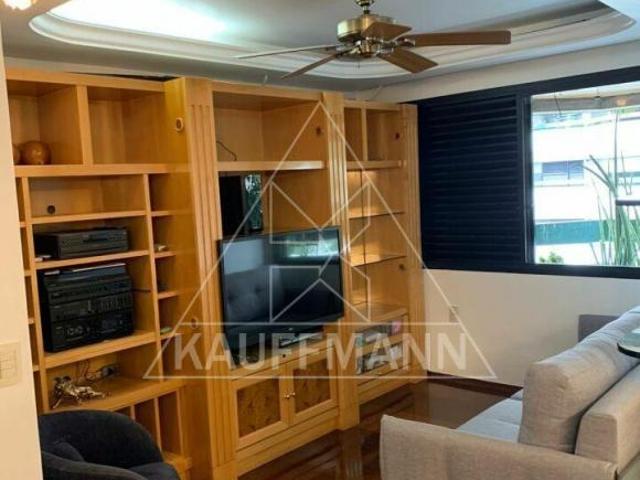 Apartamento à Venda em Moema 4 quartos 1 Suíte, 3 Vagas, 150m² de Área Útil
