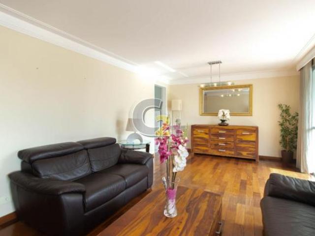 Apartamento à venda em Moema, 4 quartos, 3 suítes, 2 vagas de garagem