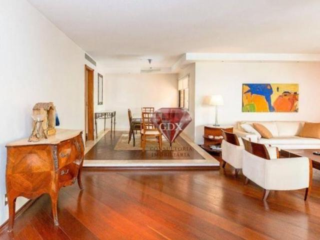 Apartamento a venda em Moema