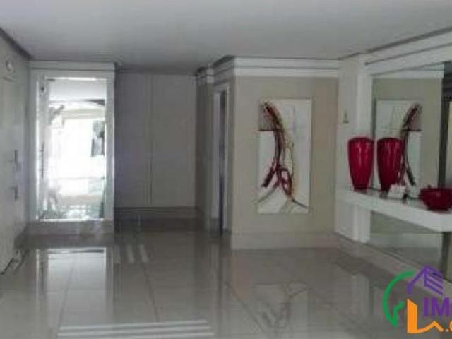 Apartamento à venda em Moema