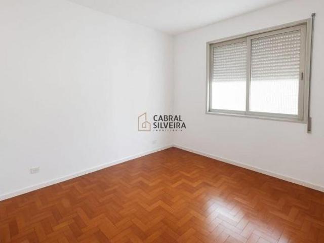 Apartamento à venda em Moema